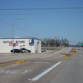 HEART OF TEXAS GOODWILL INDUSTRIES OUTLET - Updated December 2025 - 15 ...