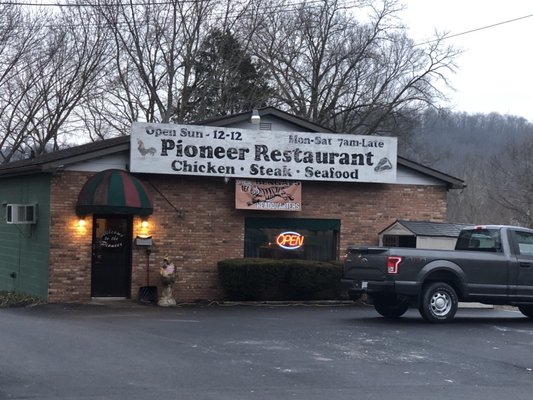 PIONEER RESTAURANT & LOUNGE - 24 Photos & 15 Reviews - 412 Court St ...