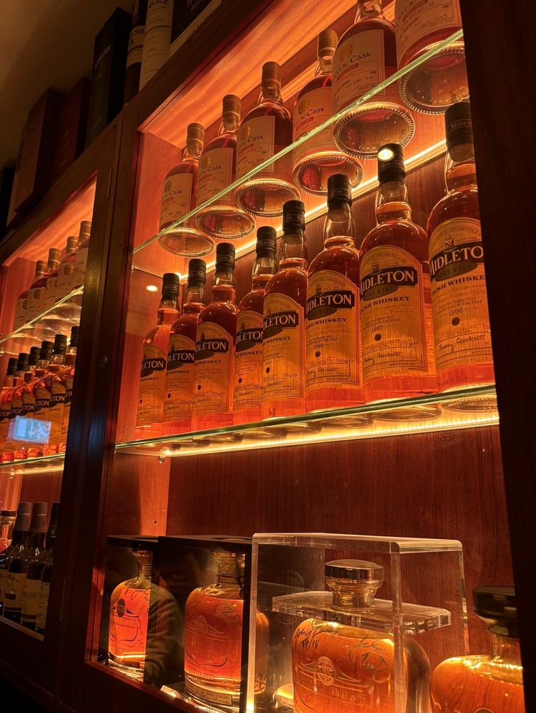 THE BANKERS BAR - Updated July 2025 - 97 Photos & 70 Reviews - 16 ...