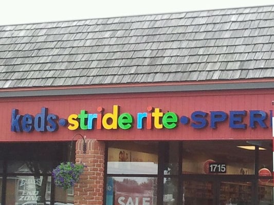 STRIDE RITE RETAIL OUTLET - Updated September 2025 - 35 S Willowdale Dr ...