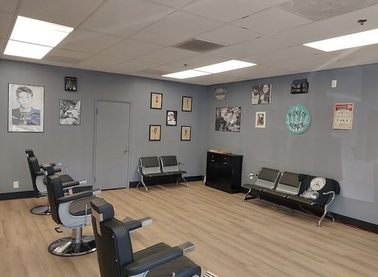 BROWNS POINT BARBERSHOP - Updated December 2025 - 1000 Town Ctr NE ...