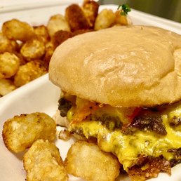 PIGNIC PUB & PATIO - Updated August 2025 - 678 Photos & 272 Reviews ...