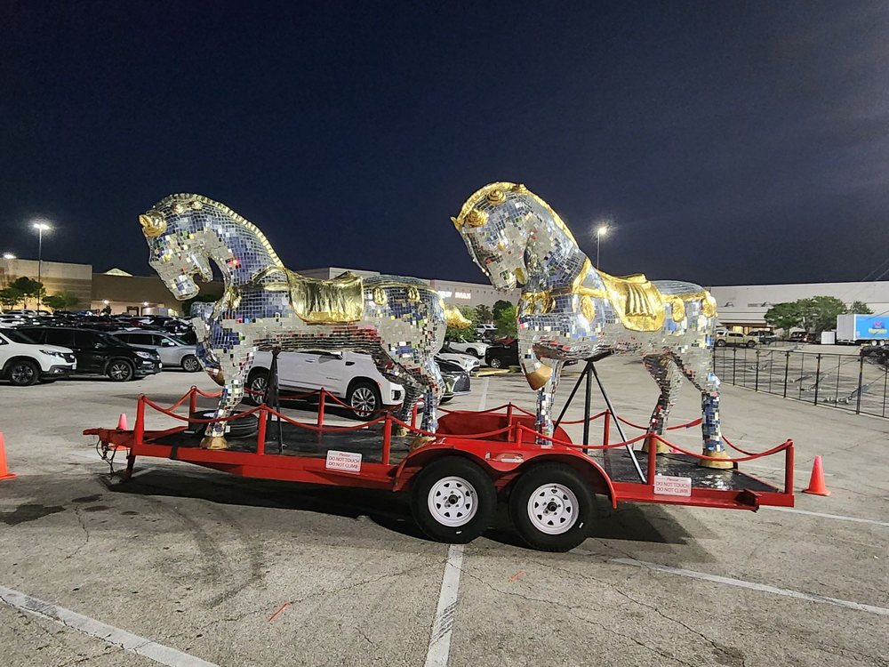 CIRCUS VAZQUEZ - GREENSPOINT MALL - Updated December 2025 - 13 Photos ...