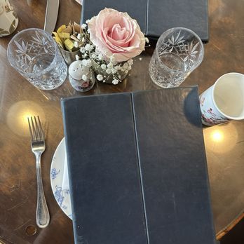 LITTLE HEN - Updated December 2025 - 2911 Photos & 1144 Reviews - 3451 ...