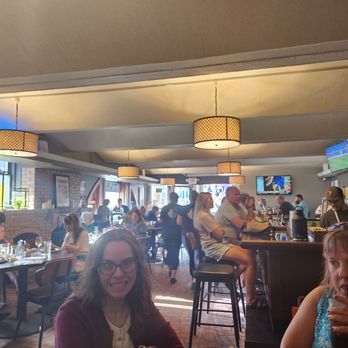 TJS PUB - Updated June 2025 - 133 Photos & 176 Reviews - 399 River St ...