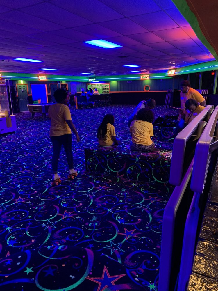 DREAMLAND SKATE CENTER - Updated July 2025 - 25 Photos & 17 Reviews ...