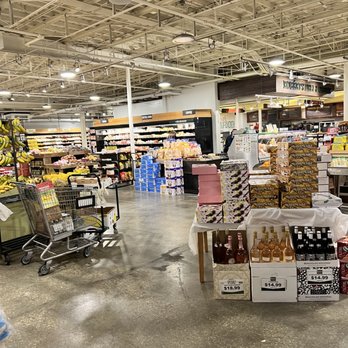 ROBERT FRESH MARKET - Updated January 2026 - 96 Photos & 73 Reviews ...