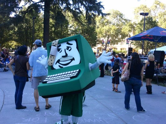 TECH 2U - Updated January 2026 - 20 Photos & 121 Reviews - 1601 Douglas Blvd, Roseville ...