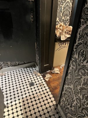 THE WRECK ROOM - Updated October 2025 - 90 Photos & 272 Reviews - 1390 ...