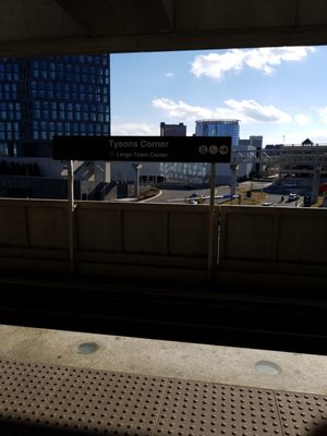 TYSONS CORNER METRO STATION - 21 Photos & 19 Reviews - Train Stations ...
