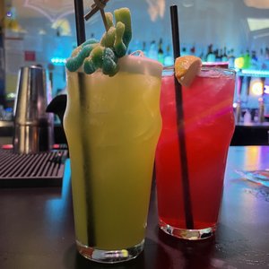 RIVERSIDE GAME LAB - 228 Photos & 113 Reviews - 3633 Market St ...