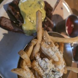 BIRDIE’S BARROOM AND KITCHEN - Updated December 2025 - 277 Photos & 145 ...