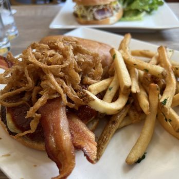 900 GRAYSON - Updated December 2025 - 1980 Photos & 2316 Reviews - 900 ...