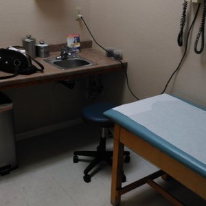 SUTTER URGENT CARE - TRACY - Updated July 2024 - 12 Photos & 40 Reviews ...