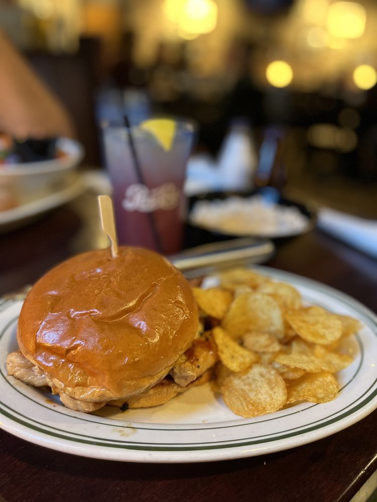 LUCKY’S 13 PUB - Updated December 2025 - 137 Photos & 150 Reviews ...