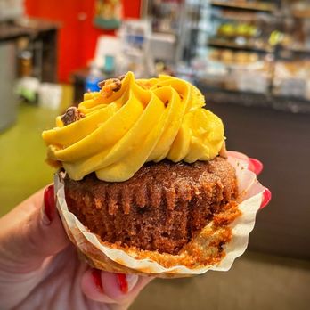 ALASKA CAKE STUDIO - Updated December 2025 - 157 Photos & 135 Reviews ...