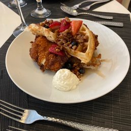 HAMPTONS - Updated October 2025 - 196 Photos & 160 Reviews - 33 N Main ...