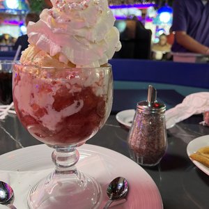 THE PEPPERMILL RESTAURANT & FIRESIDE LOUNGE - 6735 Photos & 4818 ...