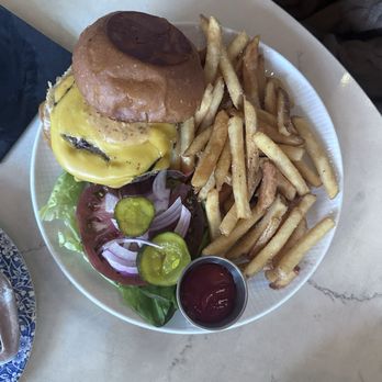 THE SOUTHERN GENTLEMAN - Updated March 2025 - 1652 Photos & 1084 ...