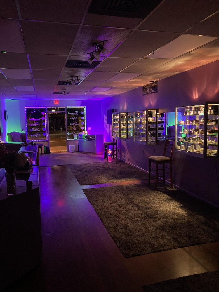 GOLDY DROPS CBD - Updated July 2025 - 19 Photos - 15 W University Ave ...