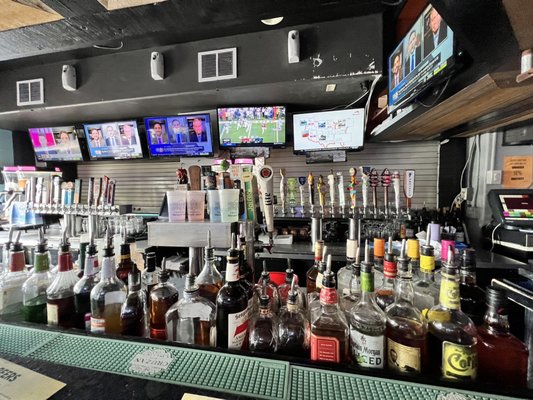 SURFSIDE TAPHOUSE - Updated October 2025 - 386 Photos & 423 Reviews ...