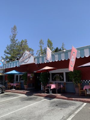 CANYON INN - Updated September 2024 - 182 Photos & 260 Reviews - 587 ...