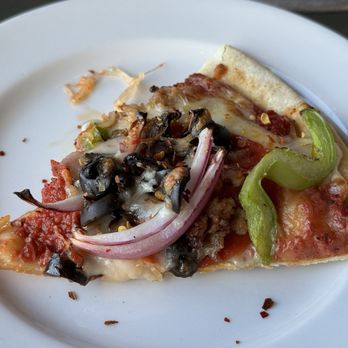 THE FIELDHOUSE PIZZA & PUB - Updated January 2026 - 136 Photos & 122 ...