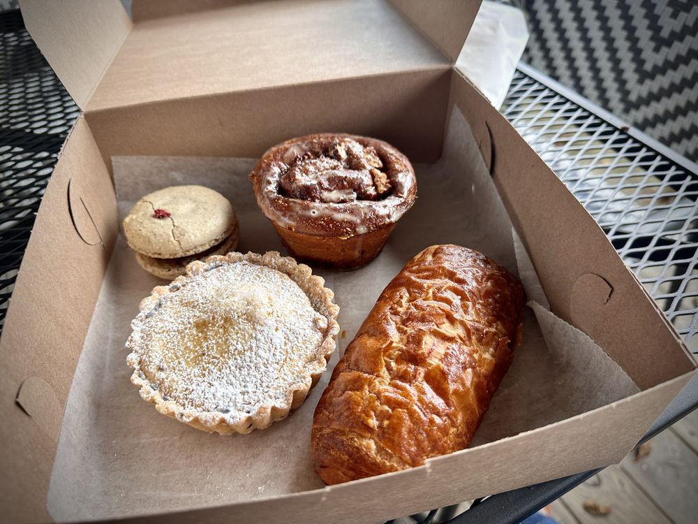 TOUT SUITE BAKERY - Updated December 2025 - 1132 Main St, Blowing Rock ...