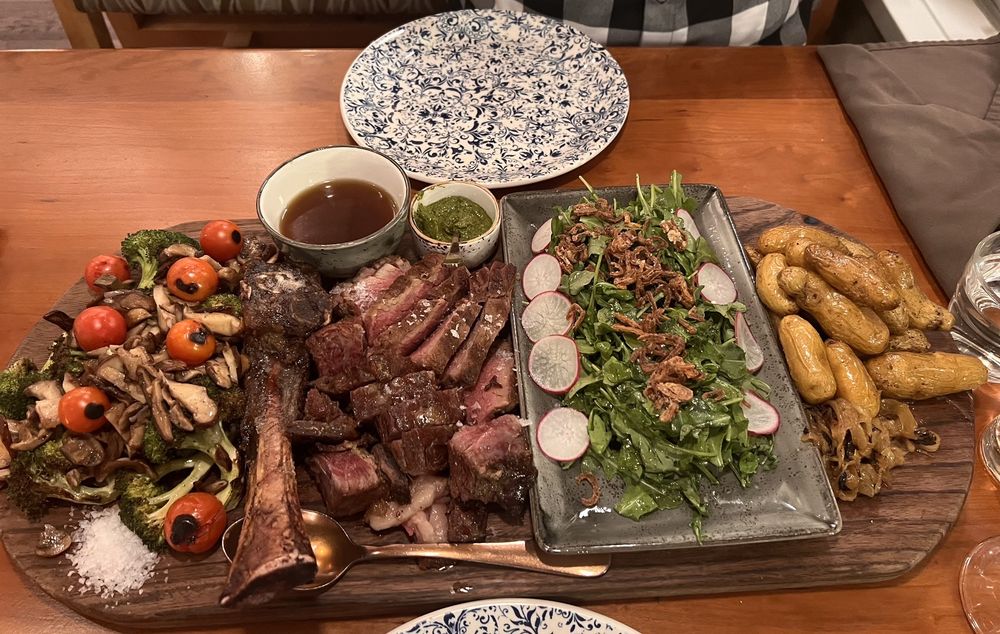 ROAR - Updated December 2025 - 29 Photos & 20 Reviews - 1258 Pacific ...