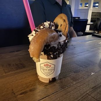 THREE ROSES TAVERN - Updated December 2024 - 38 Photos & 40 Reviews ...