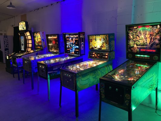 TWO BIT GAME ROOM - Updated August 2025 - 12 Photos - 511 Rice St ...