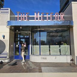 THE METEOR - Updated July 2025 - 93 Photos & 37 Reviews - 1950 Hi Line ...