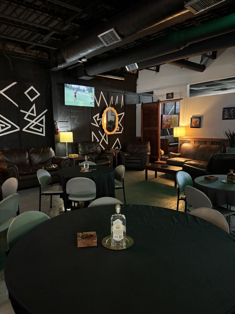 THE CELLAR CIGAR LOUNGE - Updated October 2025 - 17 Photos - 5237 ...