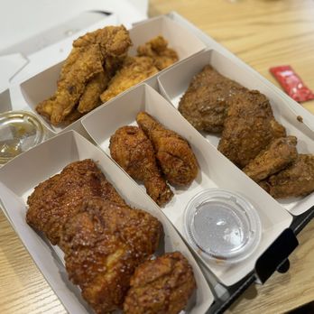 CHICKNGO - Updated October 2025 - 57 Photos & 28 Reviews - 2242 Hylan ...