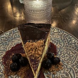 LUMA - Updated December 2025 - 399 Photos & 250 Reviews - 350 King ...