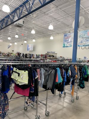 GOODWILL SUPERSTORE - Updated August 2024 - 32 Photos & 42 Reviews ...