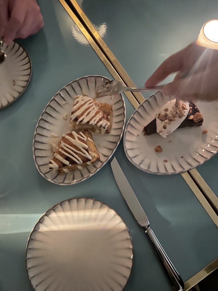 MARIAN’S - 95 Photos & 49 Reviews - 24 Greenwich Ave, New York, New ...