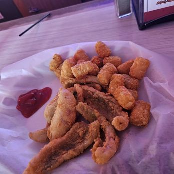 DEMARKS BAR & RESTAURANT - Updated December 2025 - 71 Photos & 12 ...