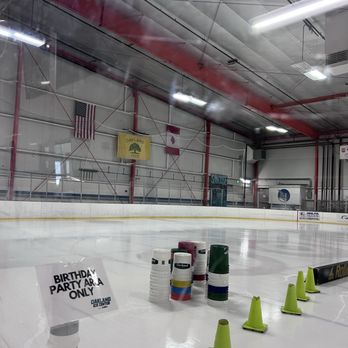 OAKLAND ICE CENTER - Updated December 2025 - 74 Photos & 185 Reviews ...