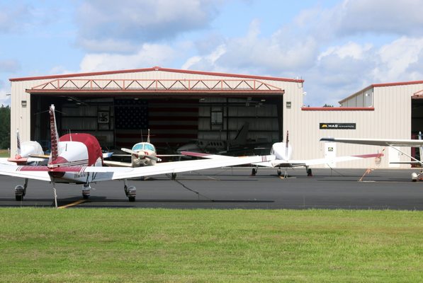 RALEIGH EXECUTIVE JETPORT - Updated January 2026 - 19 Photos - 700 Rod ...