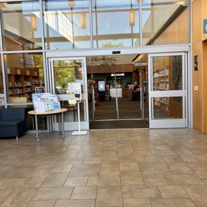 GILROY LIBRARY - Updated December 2025 - 10 Photos & 38 Reviews - 350 W ...