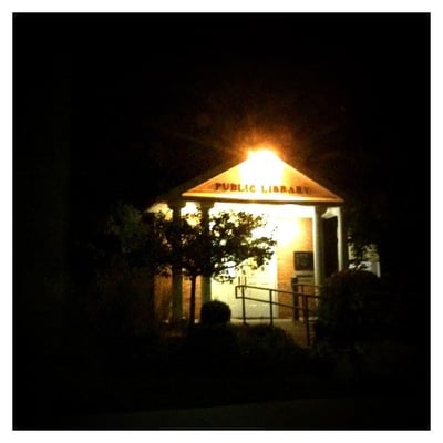 CLARENDON HILLS PUBLIC LIBRARY - Updated April 2026 - 7 N Prospect Ave ...