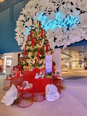 DFS WAIKIKI - Updated October 2025 - 59 Photos - 330 Royal Hawaiian Ave ...