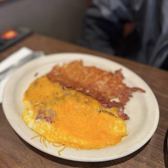 CINDI’S NY DELI & RESTAURANT - Updated October 2025 - 652 Photos & 611 ...