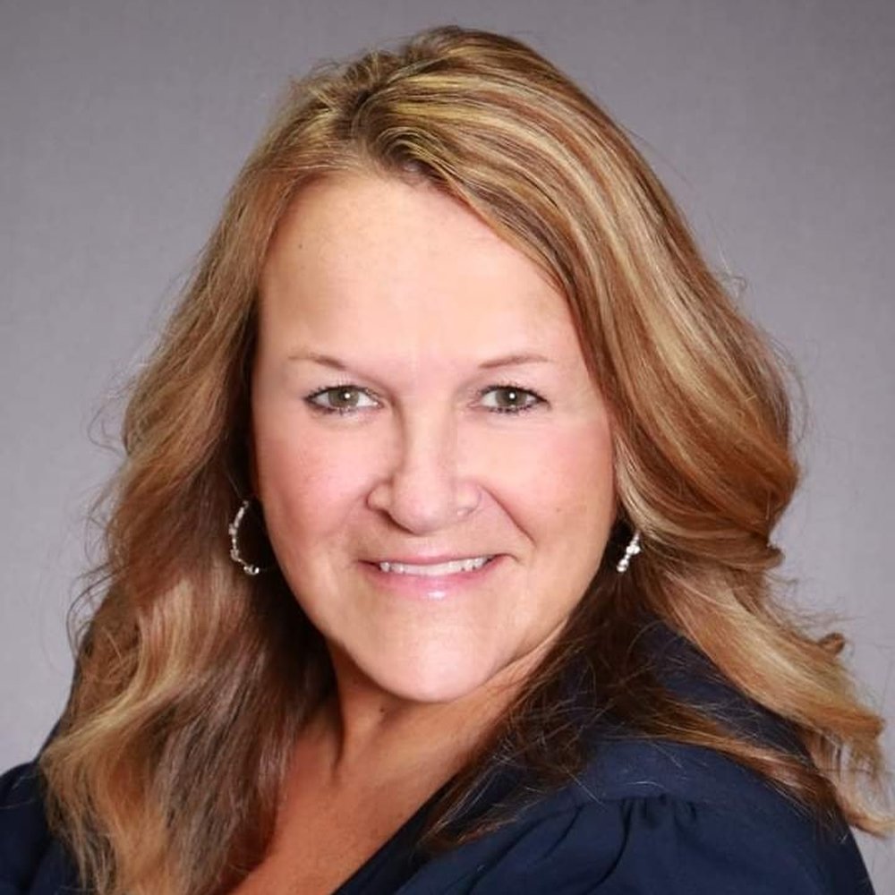 Julie Shook's Instagram, Twitter & Facebook on IDCrawl