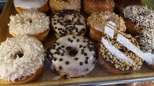 SWISS DONUTS - 63 Photos & 57 Reviews - 72785 Hwy 111, Palm Desert, CA ...