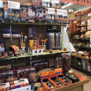 HOLLIN HALL VARIETY STORE - 52 Photos & 45 Reviews - 7902 Fort Hunt Rd ...