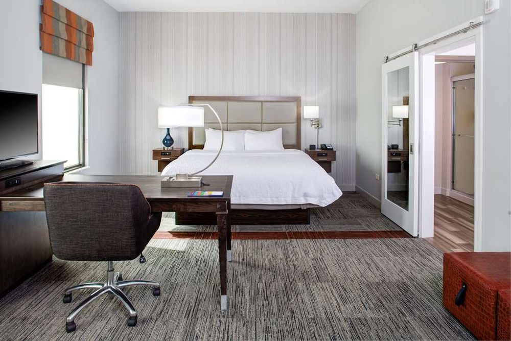 HAMPTON INN & SUITES PITTSBURG KANSAS CROSSING - 61 Photos - 1285 US 69 ...