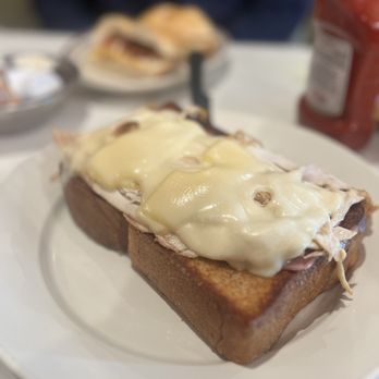 CHELSEA SQUARE RESTAURANT - Updated August 2025 - 232 Photos & 324 ...