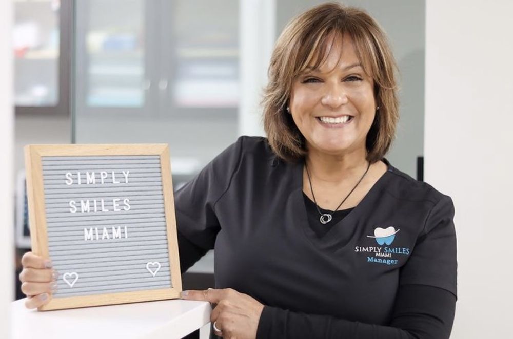 SIMPLY SMILES MIAMI - Updated September 2025 - 10 Photos & 31 Reviews ...